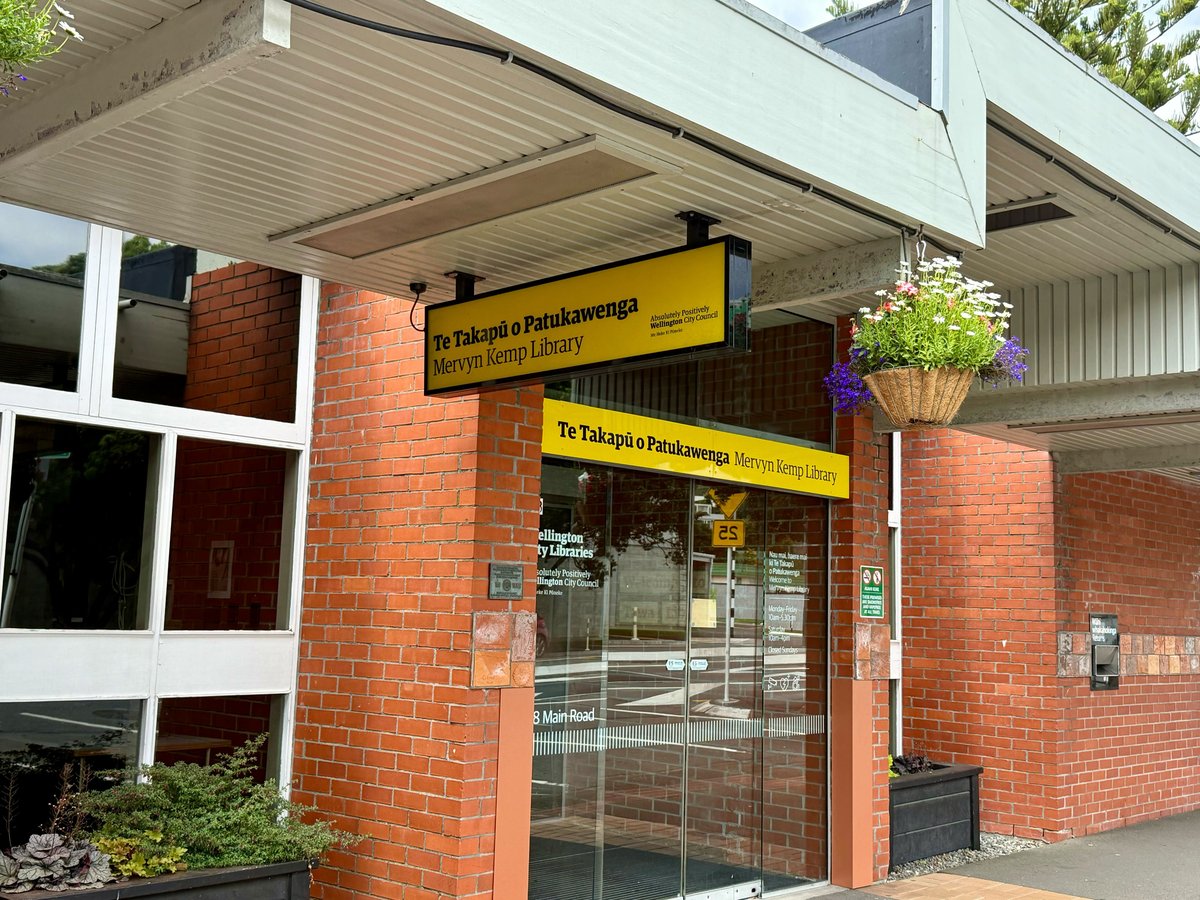 Mervyn Kemp (Tawa) Library